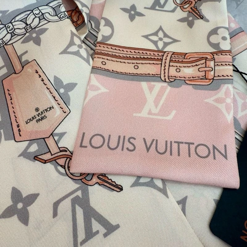 Accurate model Louis Vuitton Silk