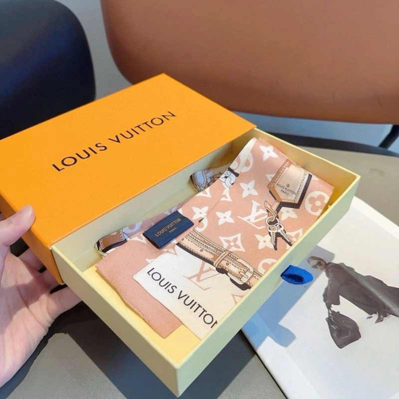 Accurate model Louis Vuitton Silk