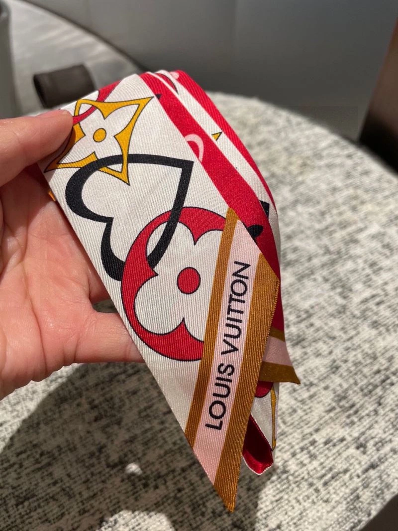 Bargain Louis Vuitton Silk