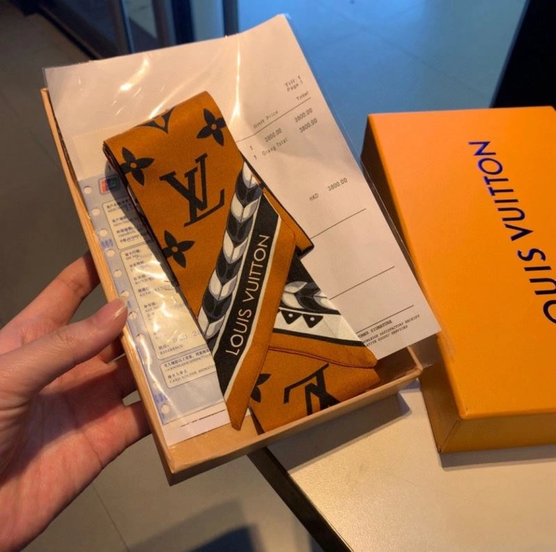 Low-cost Louis Vuitton Silk