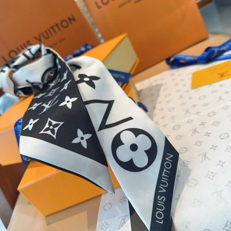 Top match Louis Vuitton Silk