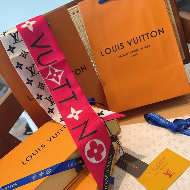 High fidelity Louis Vuitton Silk