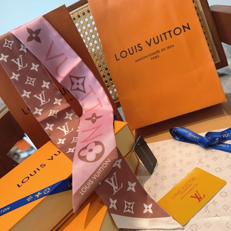 Brand-authenticated Louis Vuitton Silk