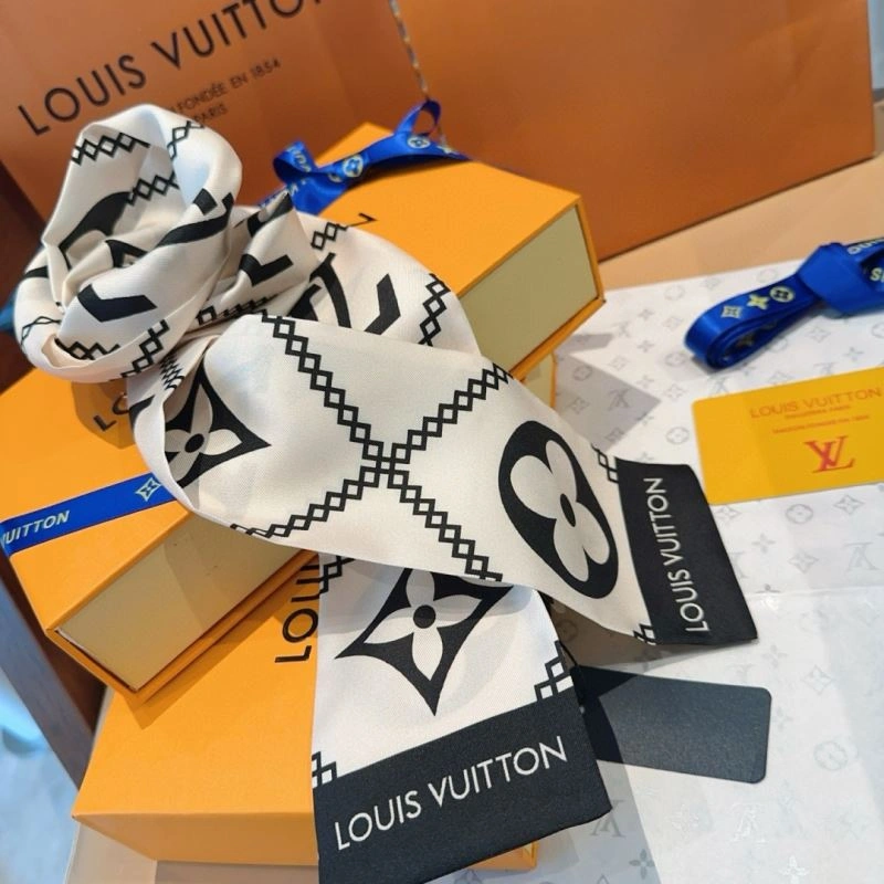 Top mirror Louis Vuitton Silk