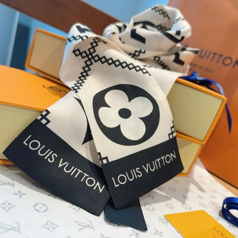 Top mirror Louis Vuitton Silk