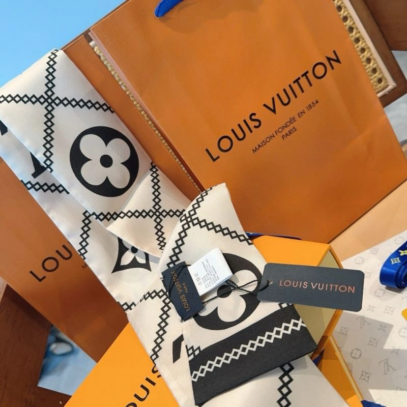 Top mirror Louis Vuitton Silk
