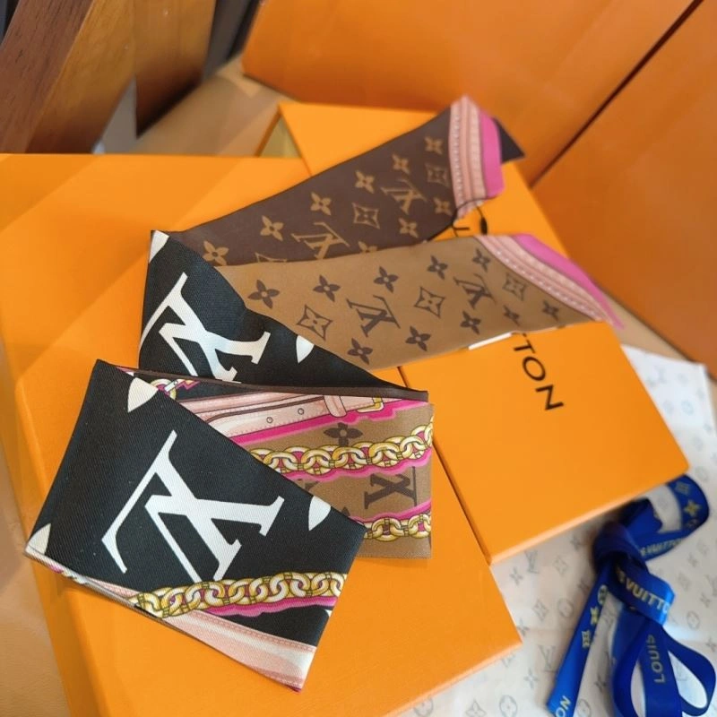 Brand-authenticated Louis Vuitton Silk