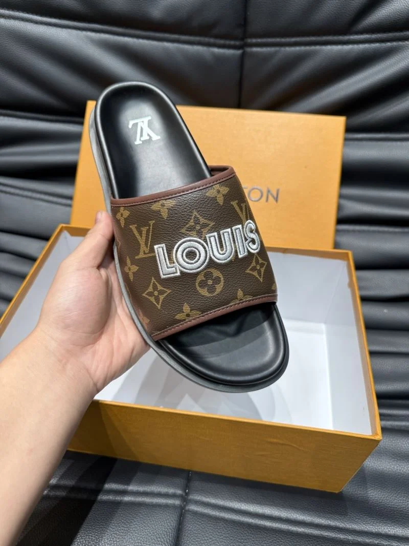 Accurate model Louis Vuitton Slippers