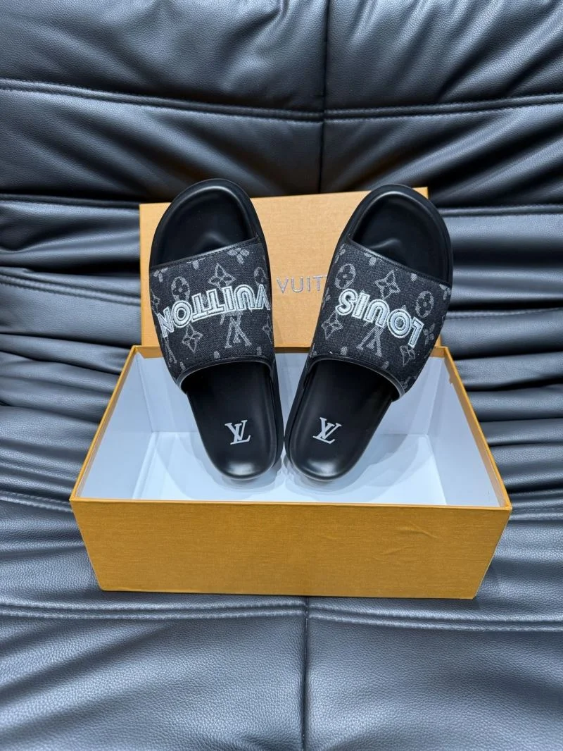 Accurate model Louis Vuitton Slippers