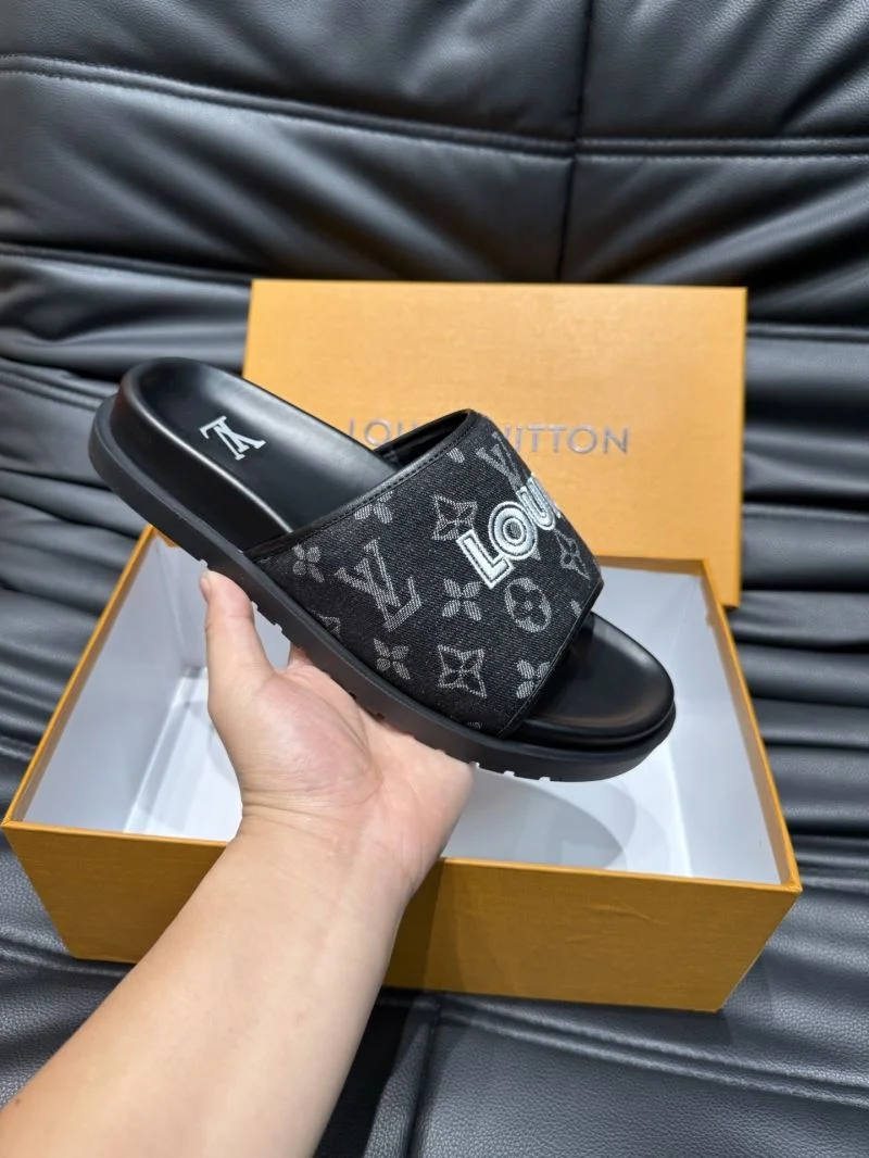 Accurate model Louis Vuitton Slippers