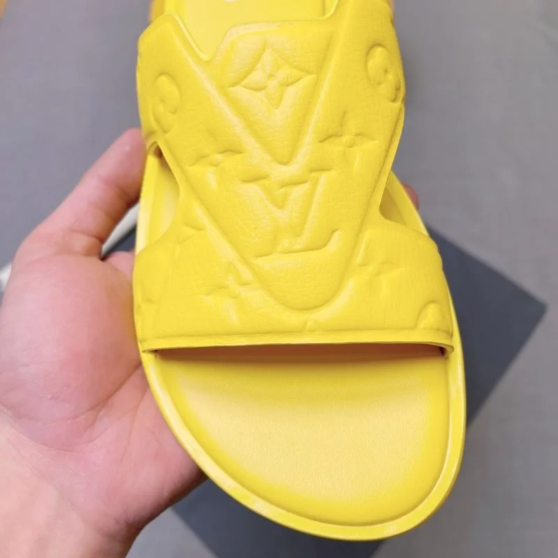 Bargain Louis Vuitton Slippers