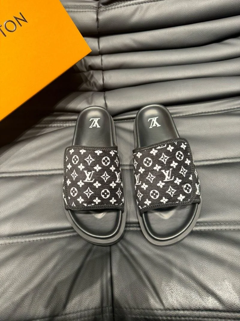 Louis Vuitton Slippers