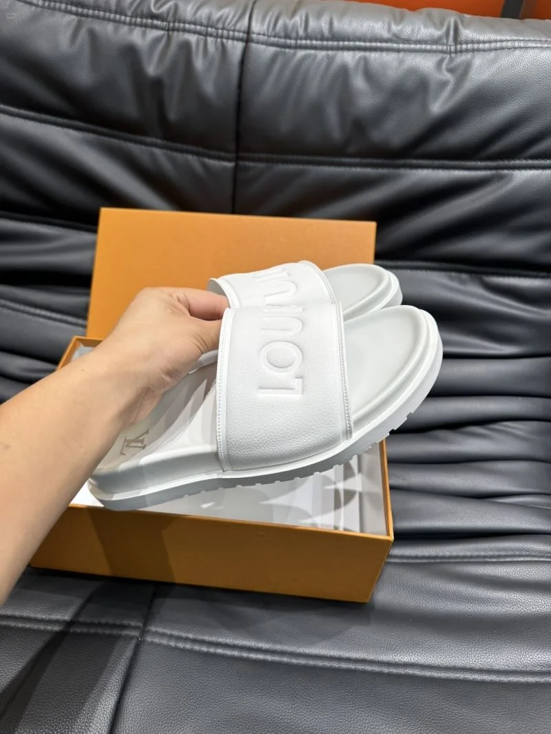 Low-cost Louis Vuitton Slippers