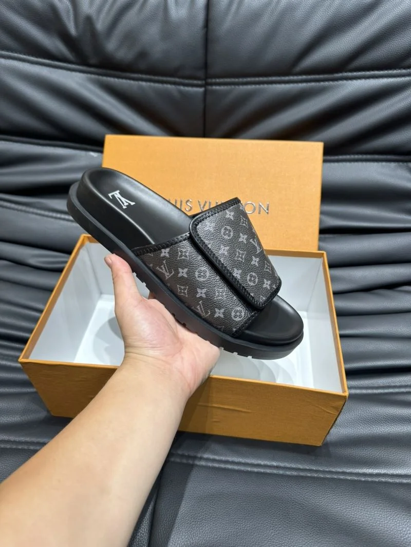 Accurate model Louis Vuitton Slippers