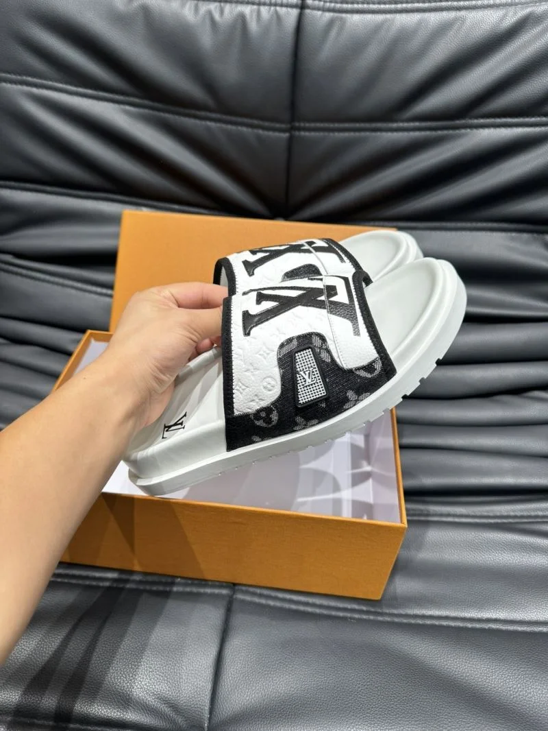 Accurate model Louis Vuitton Slippers