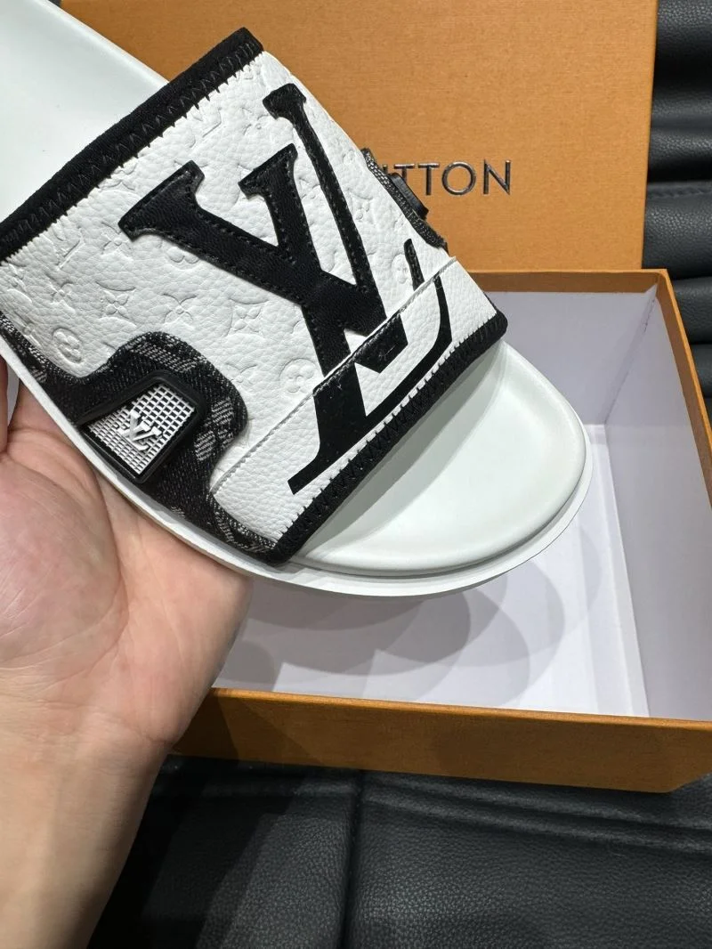 Accurate model Louis Vuitton Slippers