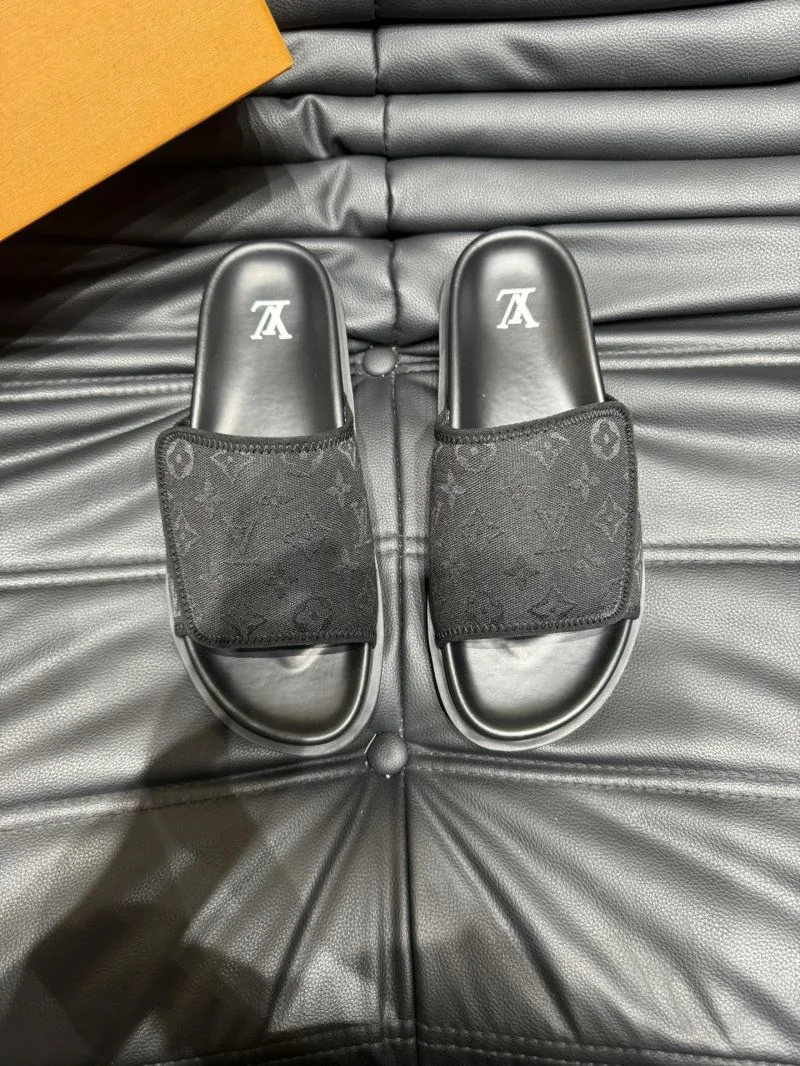 Louis Vuitton Slippers