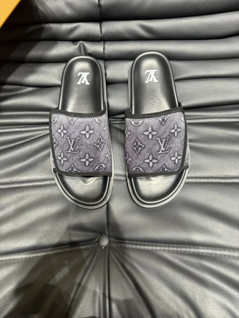 Louis Vuitton Slippers
