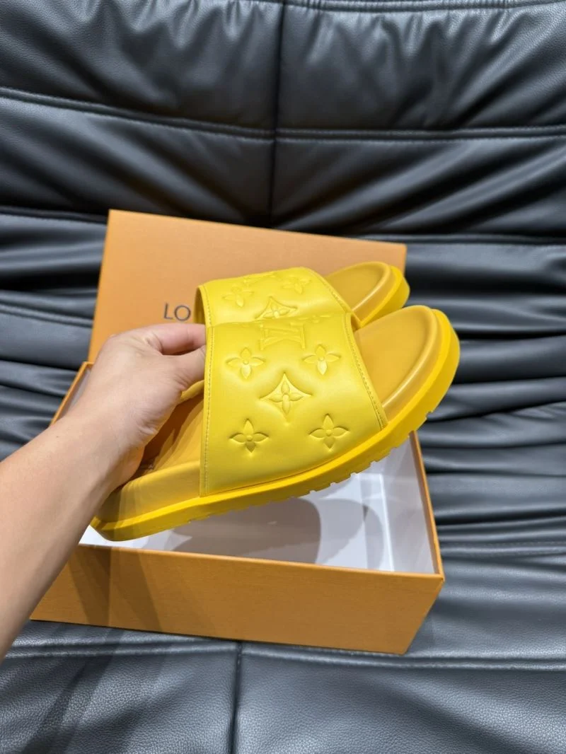 Bargain Louis Vuitton Slippers