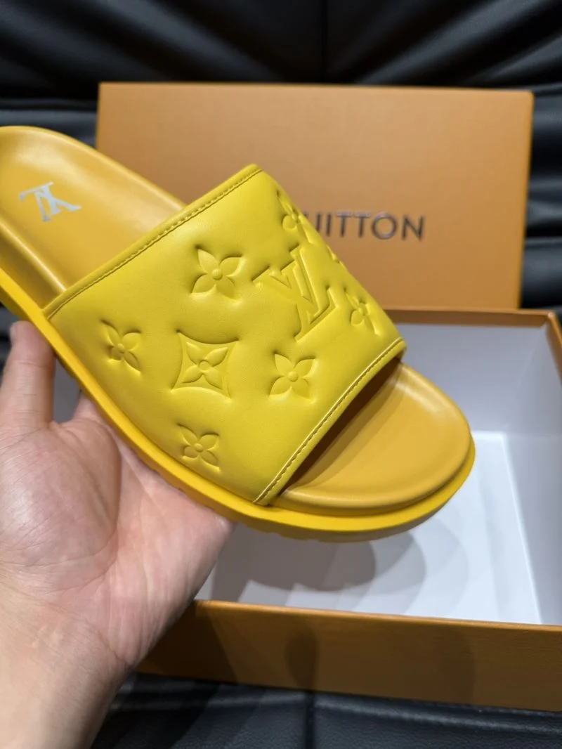 Bargain Louis Vuitton Slippers