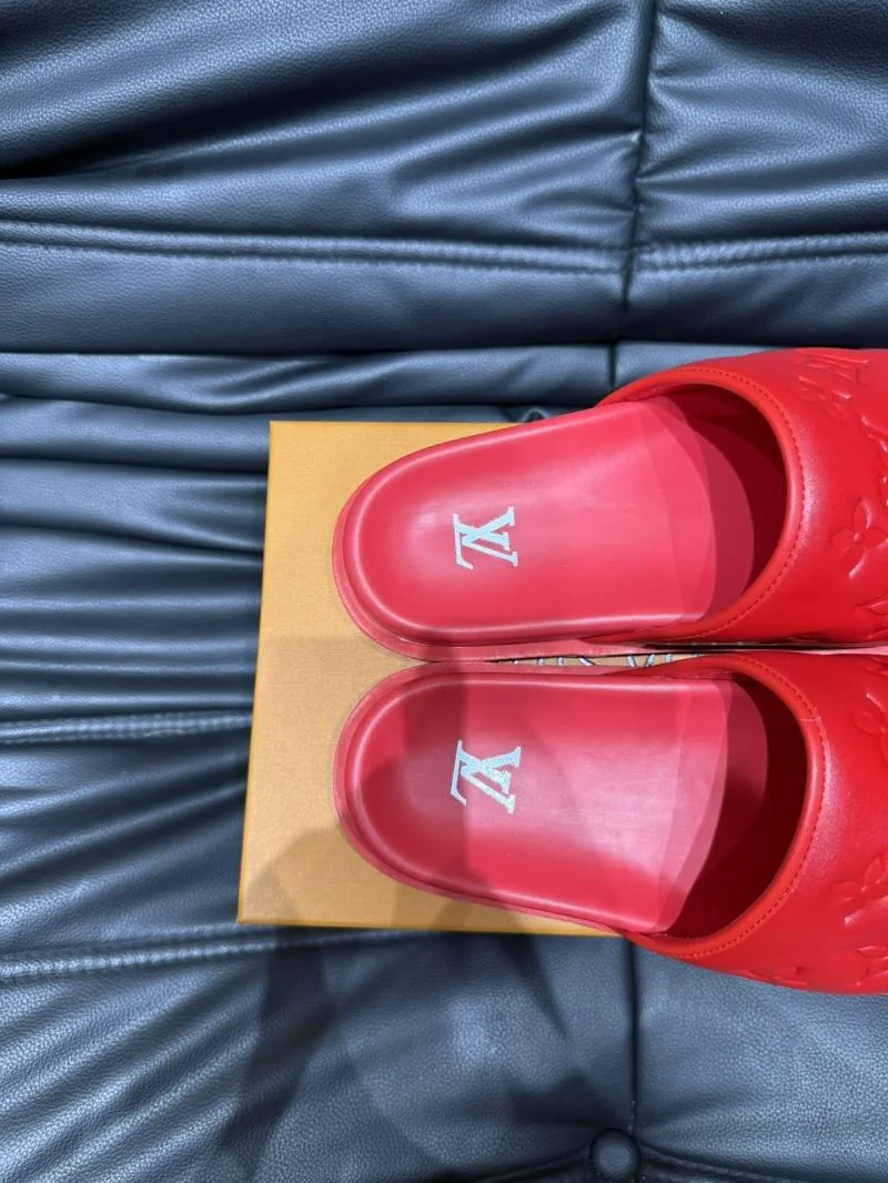 Exact replica Louis Vuitton Slippers