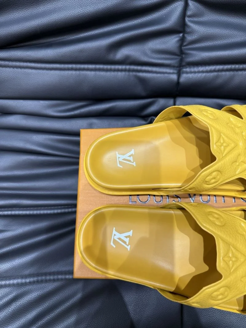 Brand-authenticated Louis Vuitton Slippers