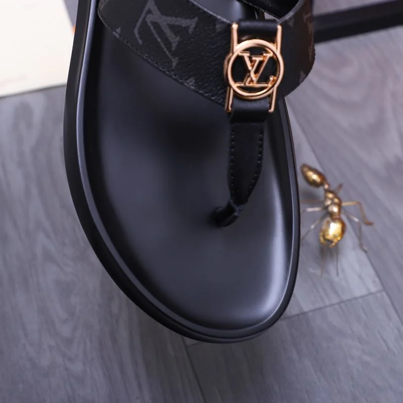 Bargain Louis Vuitton Slippers
