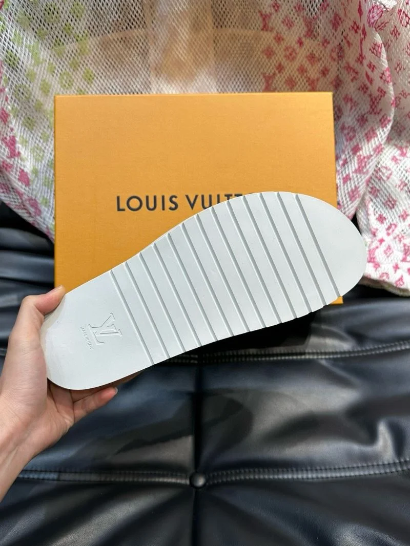 Bargain Louis Vuitton Slippers