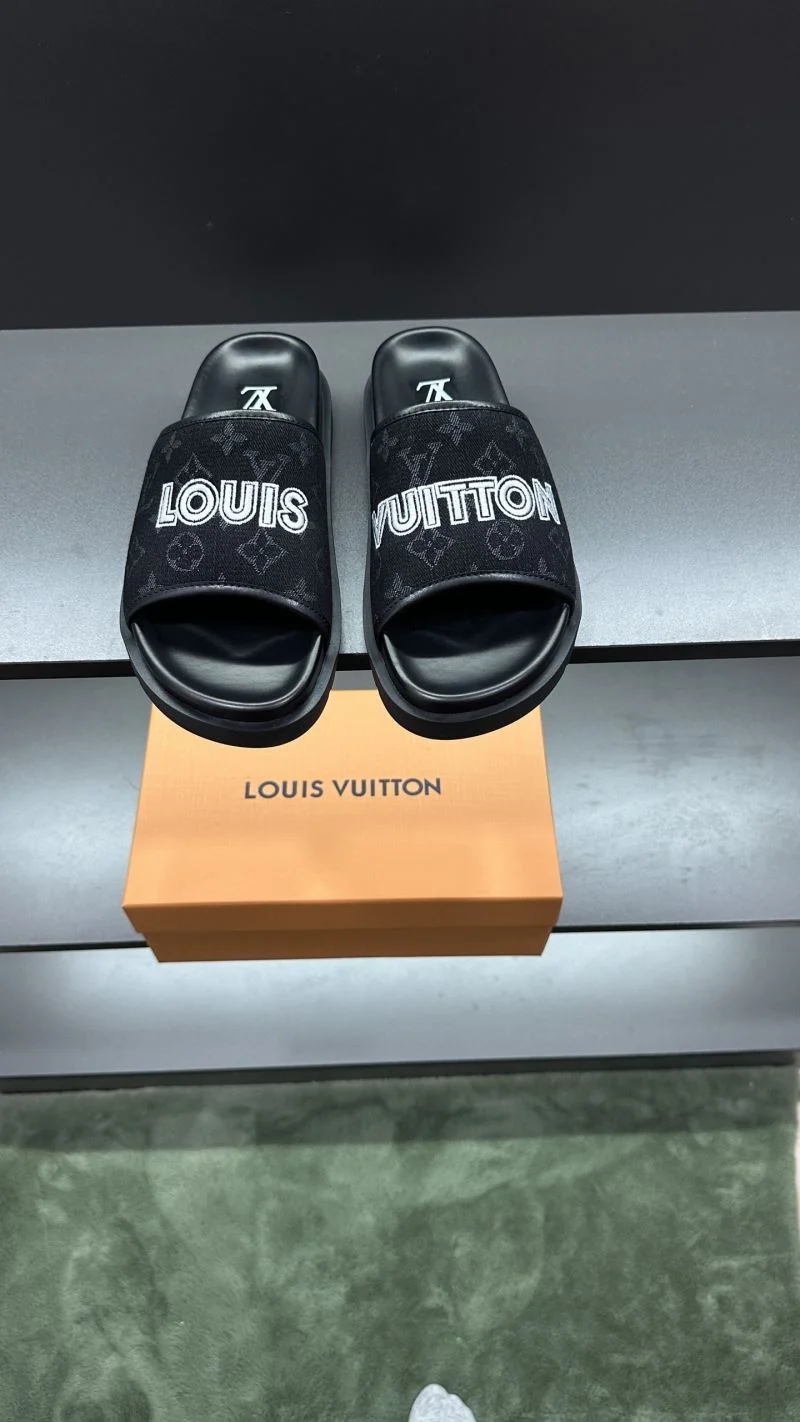 Louis Vuitton Slippers