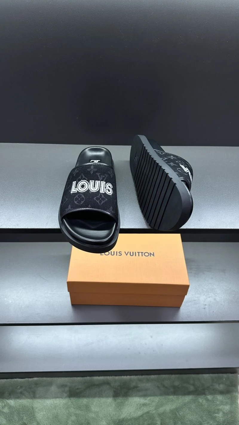 Bargain Louis Vuitton Slippers