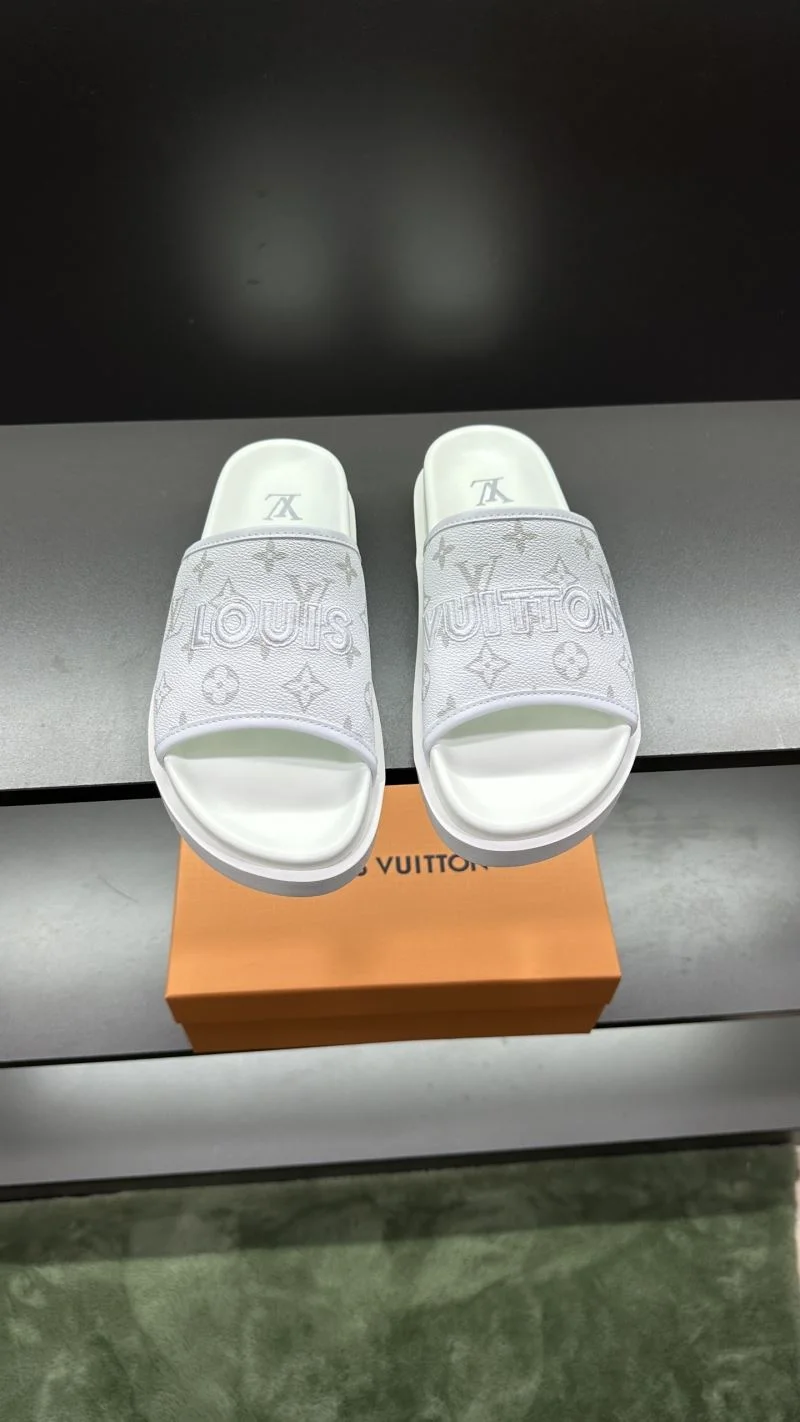 Louis Vuitton Slippers