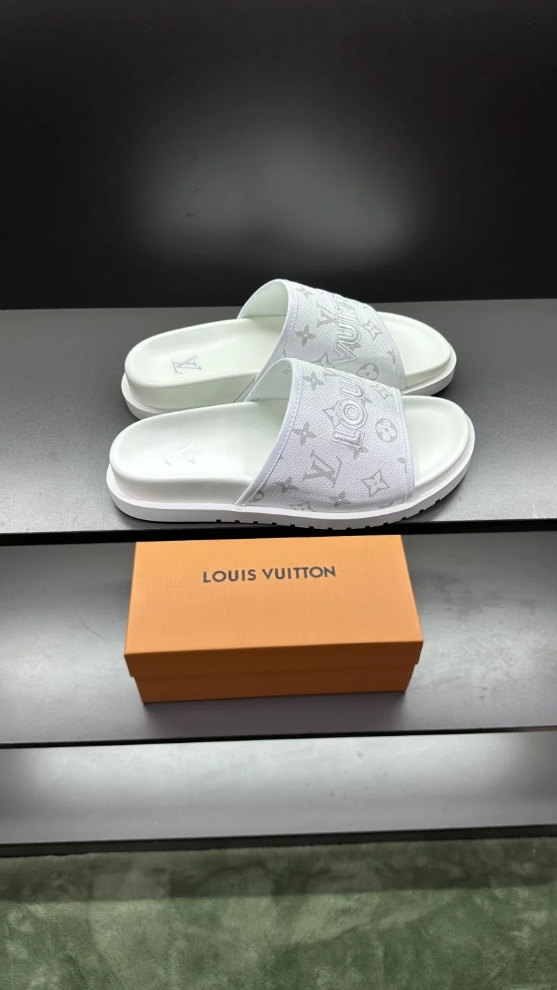 Bargain Louis Vuitton Slippers