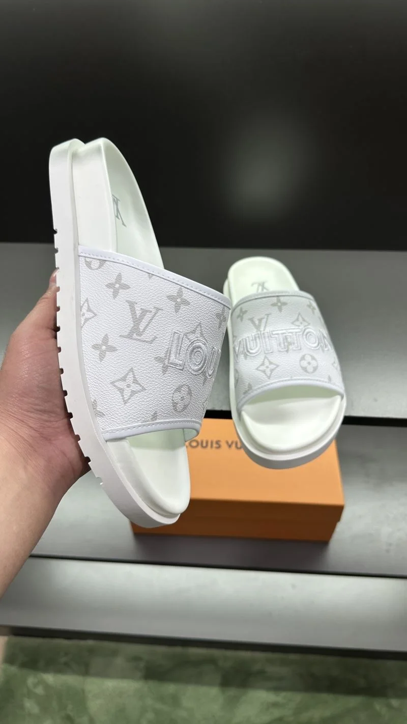 Bargain Louis Vuitton Slippers