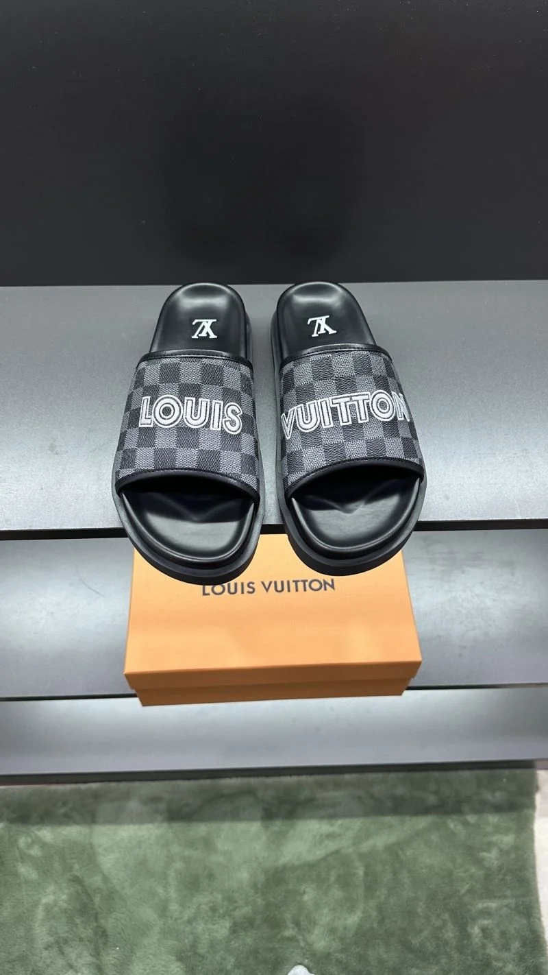 Louis Vuitton Slippers