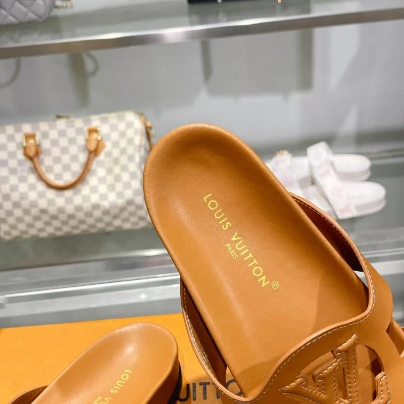 Top match Louis Vuitton Slippers