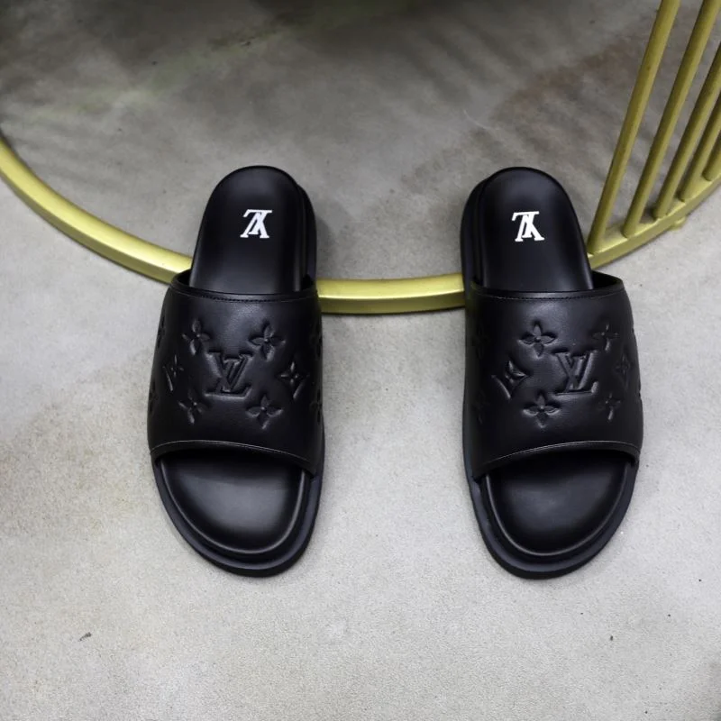 Brand-authenticated Louis Vuitton Slippers