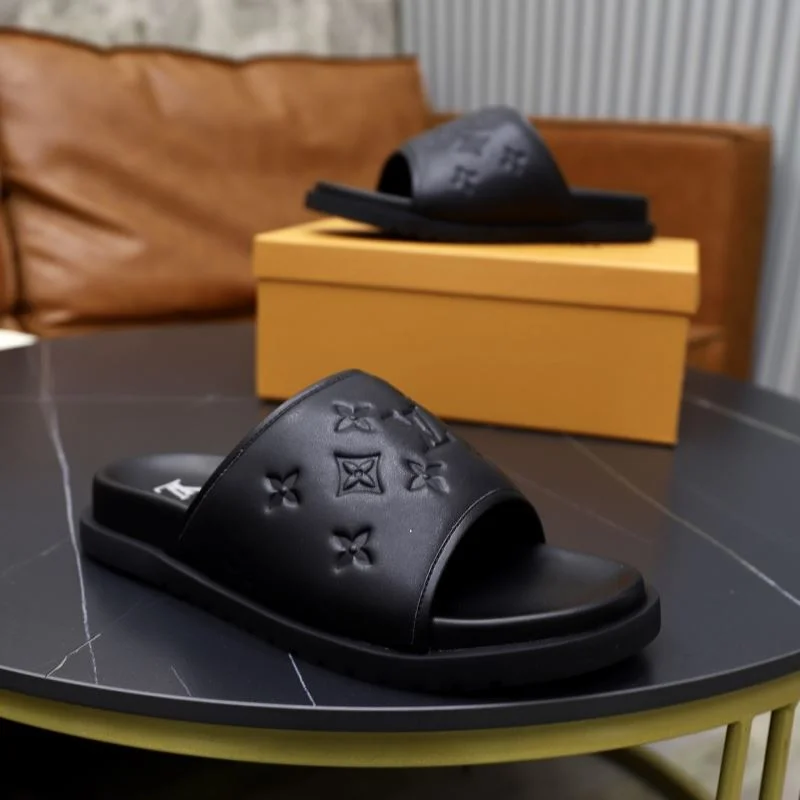 Brand-authenticated Louis Vuitton Slippers