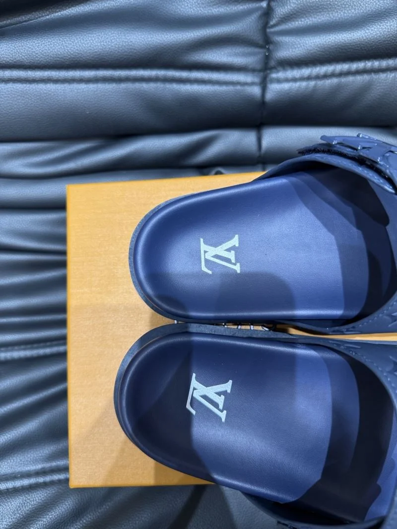 Low-cost Louis Vuitton Slippers