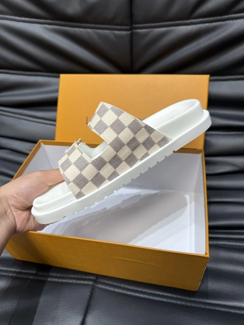 Low-cost Louis Vuitton Slippers