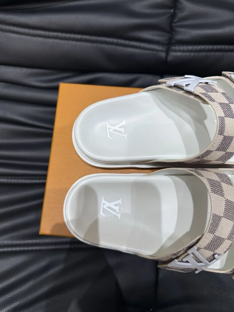 Low-cost Louis Vuitton Slippers