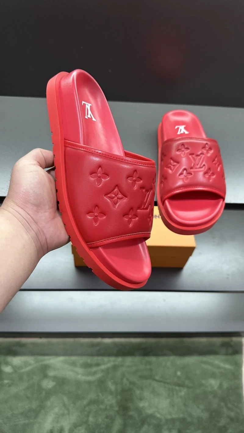 Brand-authenticated Louis Vuitton Slippers