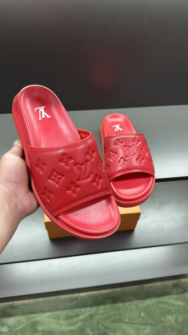Brand-authenticated Louis Vuitton Slippers