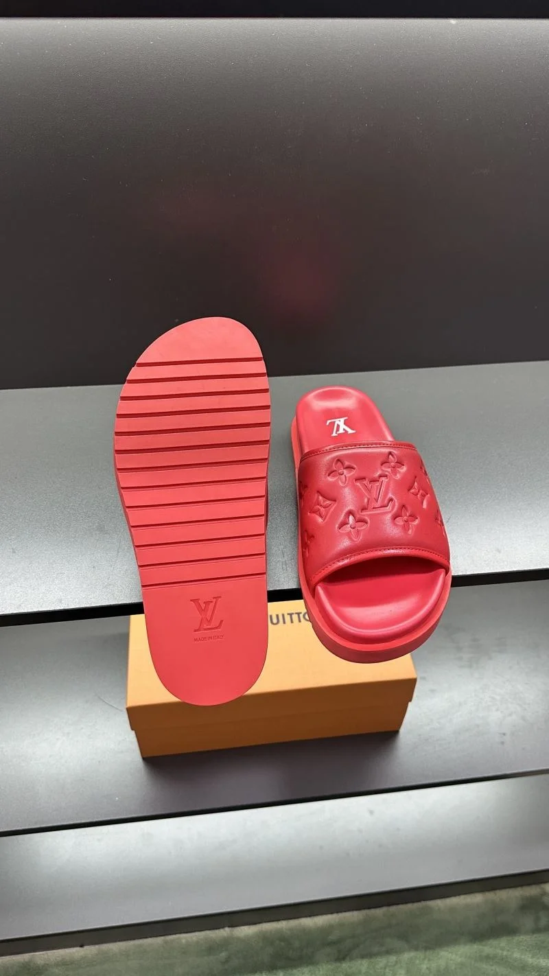 Brand-authenticated Louis Vuitton Slippers