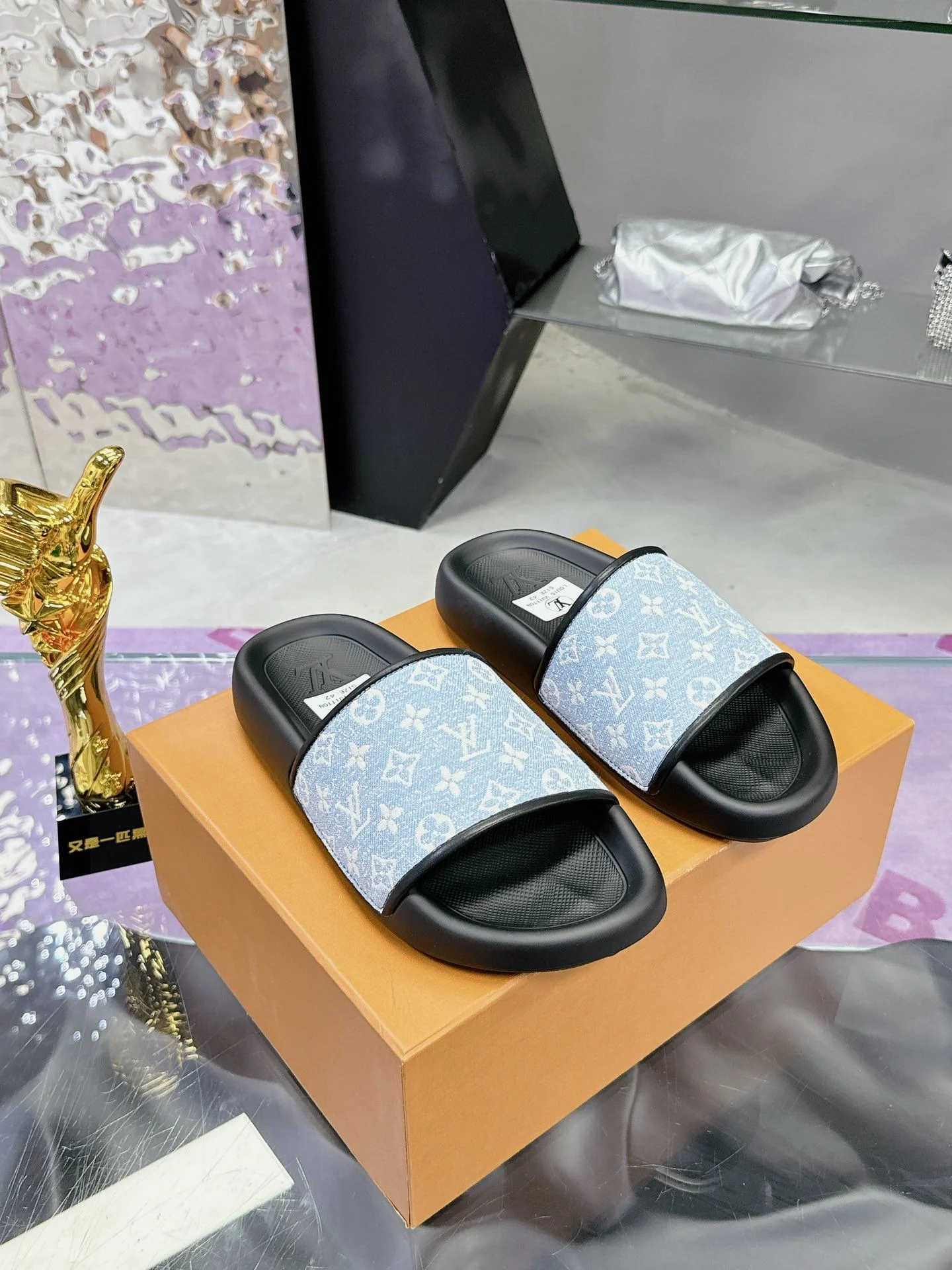 Value-priced Louis Vuitton Slippers
