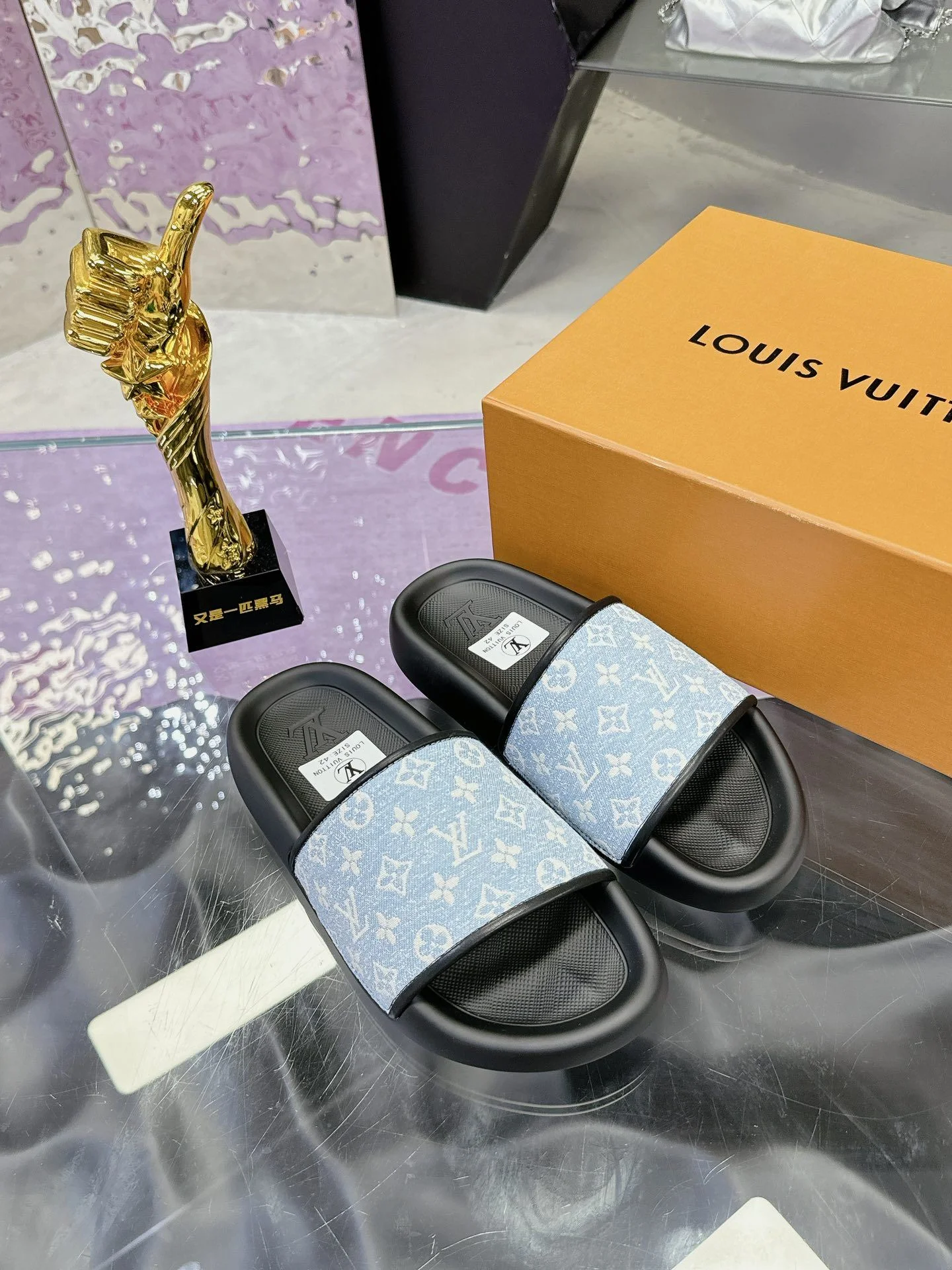 Value-priced Louis Vuitton Slippers