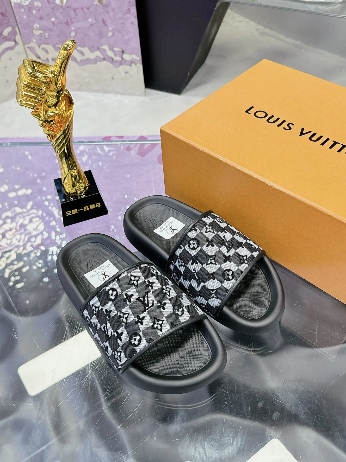 Value-priced Louis Vuitton Slippers