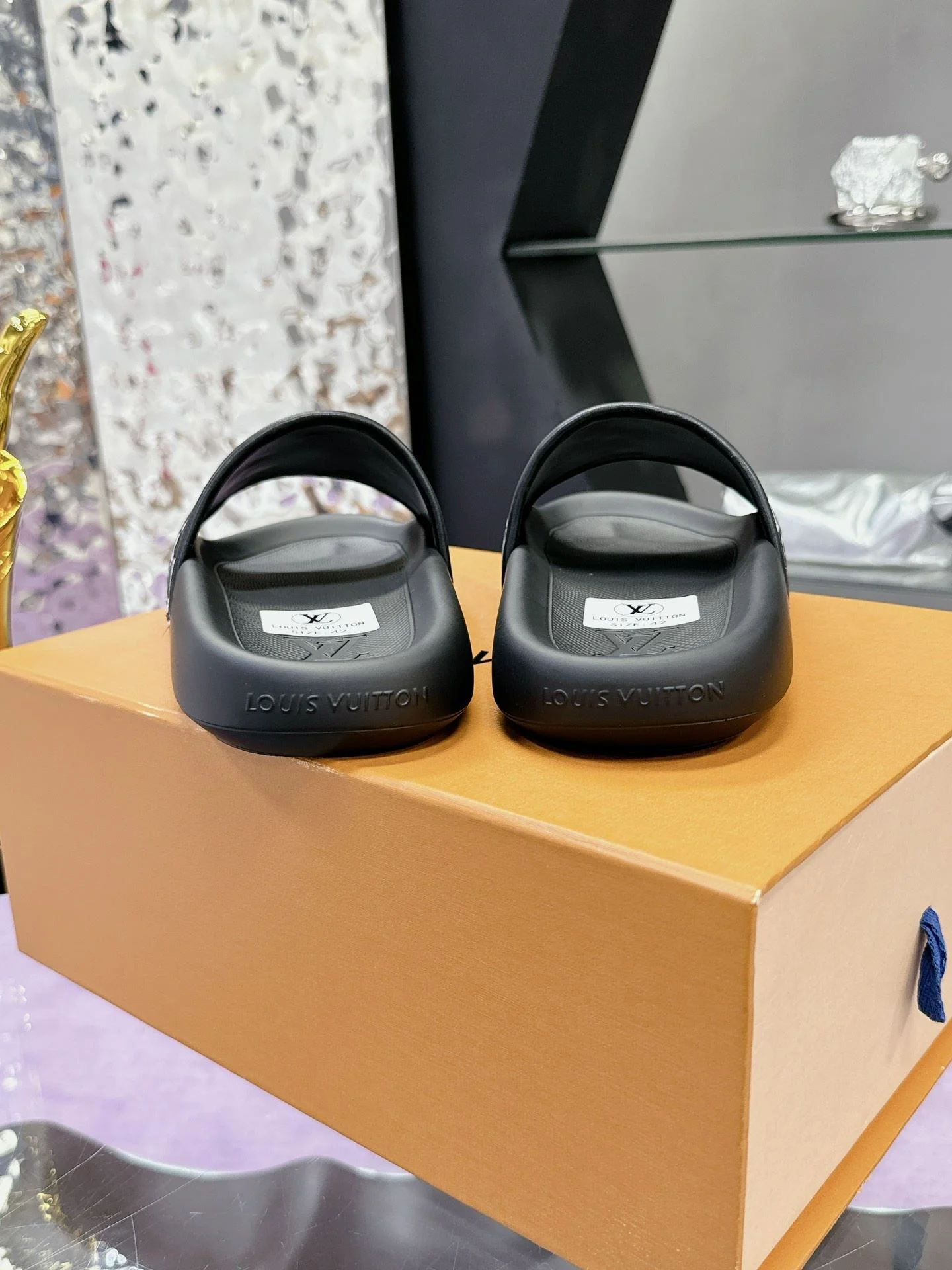 Value-priced Louis Vuitton Slippers