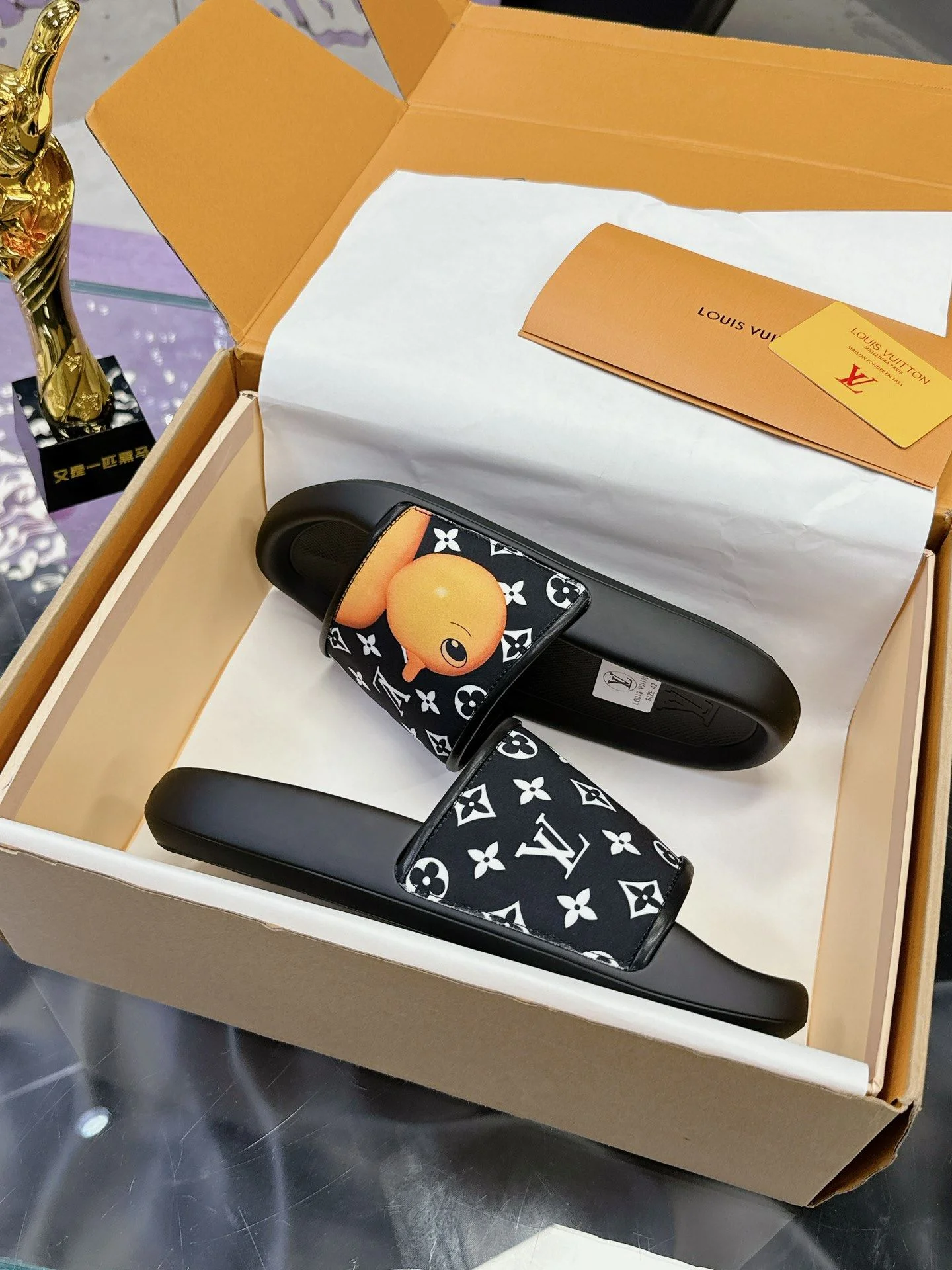 Louis Vuitton Slippers