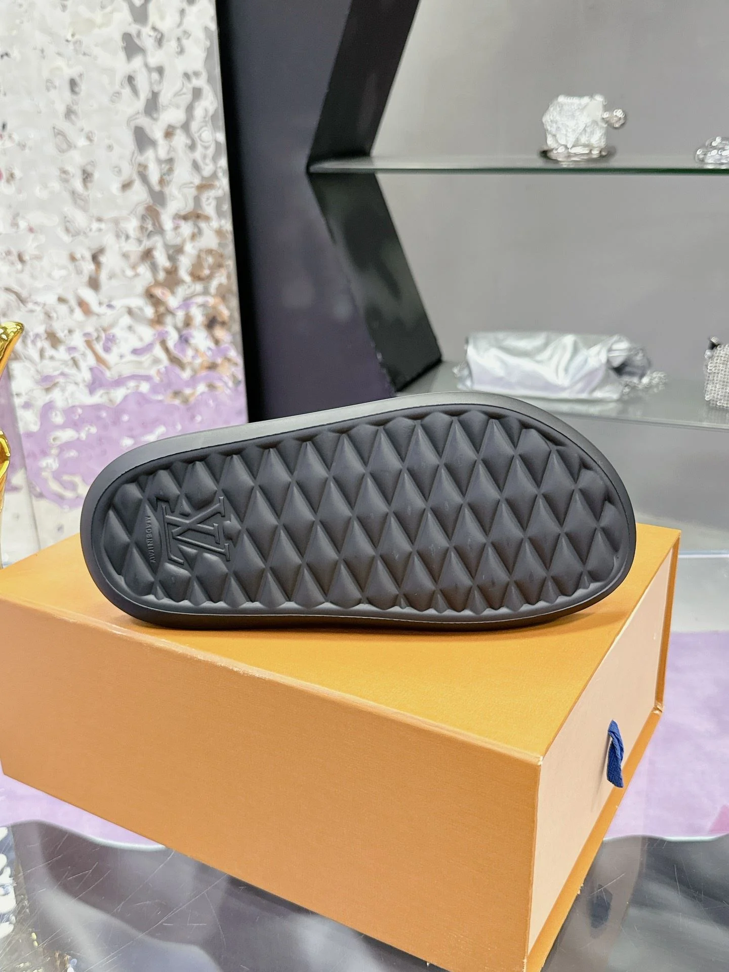 Economical Louis Vuitton Slippers