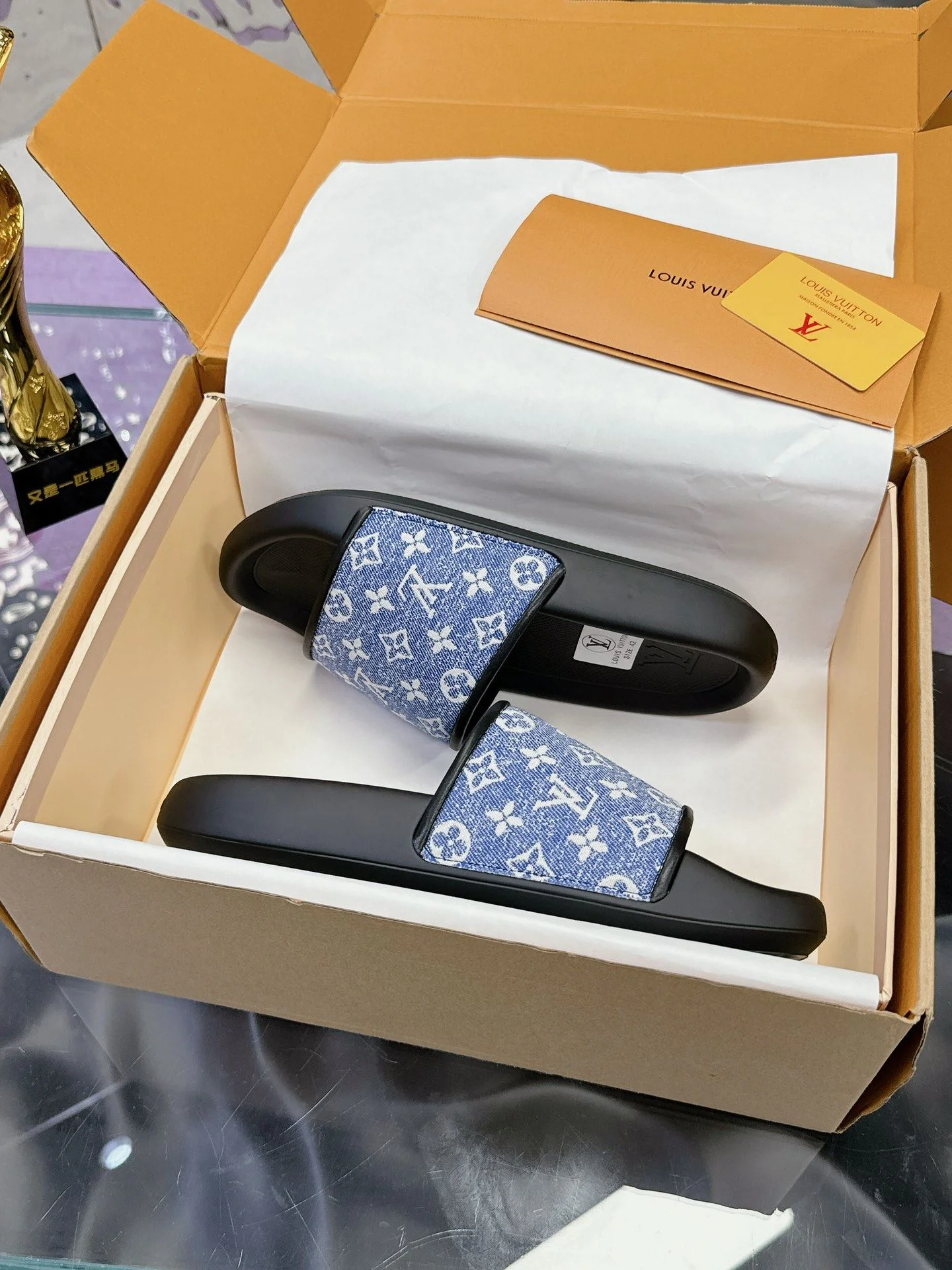Louis Vuitton Slippers